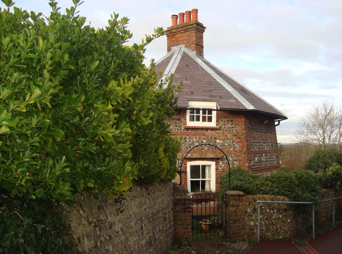 Virginia Woolf’s Round House and Lewes Priory | A View From My Summerhouse